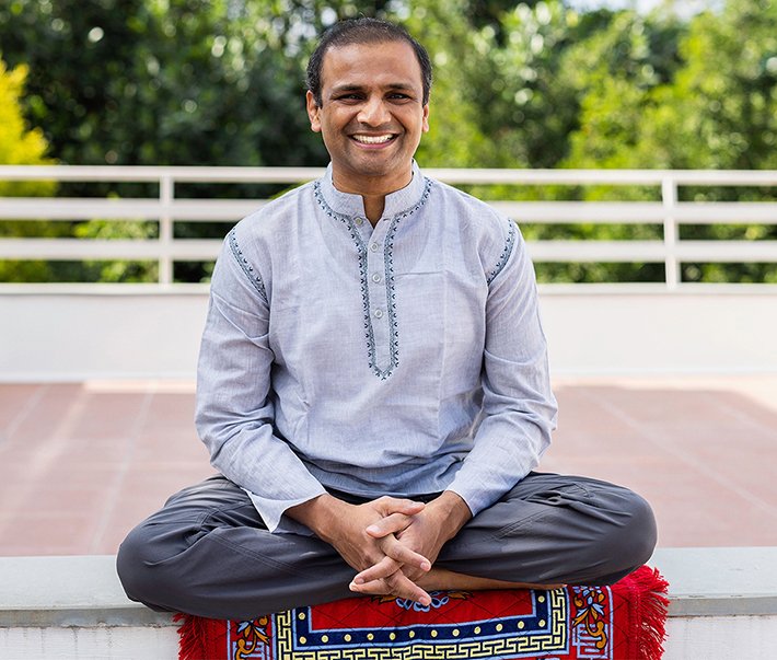 La vida y legado de Sharath Jois (1971-2024)